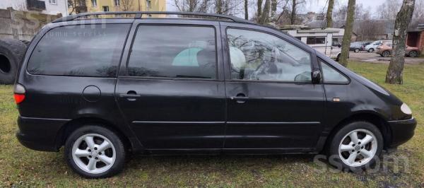 Black Volkswagen Sharan 1999 in Liepaja, with an engine capacity of 1.90 L and mileage of 498 thousand km for 950 €, photo 3 on AUTOMOTO.COM.LV
