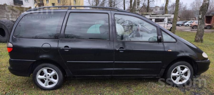 Melns Volkswagen Sharan 1999 Liepāja, ar dzinēja tilpumu 1.90 L un nobraukumu 498 tūkst. km par 950 €, foto 3 vietnē AUTOMOTO.COM.LV