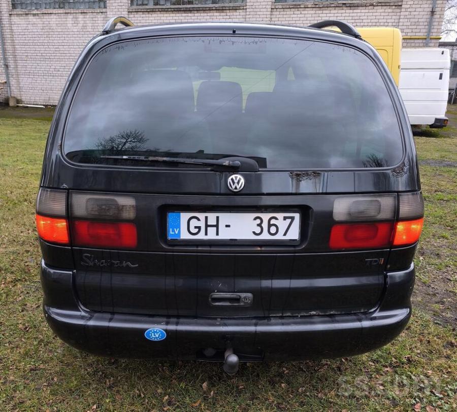 Melns Volkswagen Sharan 1999 Liepāja, ar dzinēja tilpumu 1.90 L un nobraukumu 498 tūkst. km par 950 €, foto 4 vietnē AUTOMOTO.COM.LV