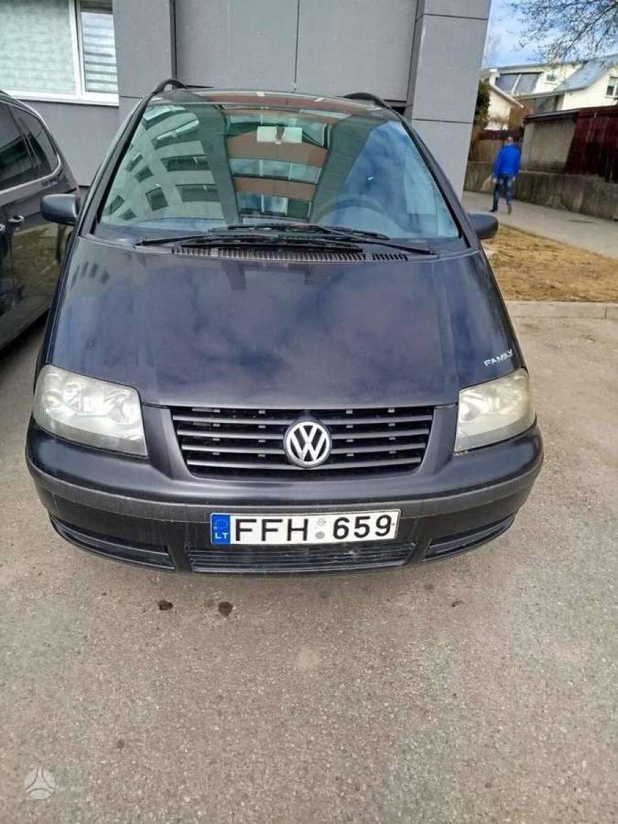 Black Volkswagen Sharan 2000 in Jonava, with an engine capacity of 1.90 L and mileage of 390 thousand km for 1200 €, photo 1 on AUTOMOTO.COM.LV