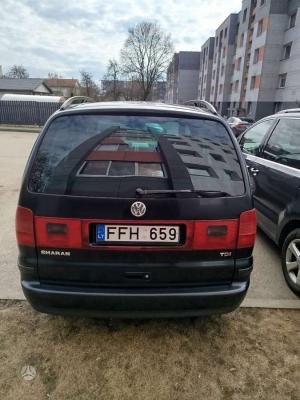 Black Volkswagen Sharan 2000 in Jonava, with an engine capacity of 1.90 L and mileage of 390 thousand km for 1200 €, photo 4 on AUTOMOTO.COM.LV