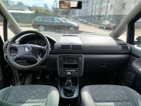 Black Volkswagen Sharan 2000 in Jonava, with an engine capacity of 1.90 L and mileage of 390 thousand km for 1200 €, photo 7 on AUTOMOTO.COM.LV