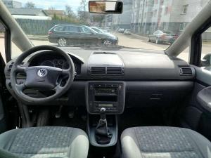 Black Volkswagen Sharan 2000 in Jonava, with an engine capacity of 1.90 L and mileage of 390 thousand km for 1200 €, photo 8 on AUTOMOTO.COM.LV