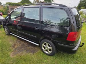 Melns Volkswagen Sharan 2000 Mažeikiai, ar dzinēja tilpumu 1.90 L un nobraukumu 323 tūkst. km par 600 €, foto  vietnē AUTOMOTO.COM.LV