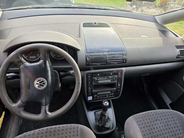 Melns Volkswagen Sharan 2000 Mažeikiai, ar dzinēja tilpumu 1.90 L un nobraukumu 323 tūkst. km par 600 €, foto 5 vietnē AUTOMOTO.COM.LV