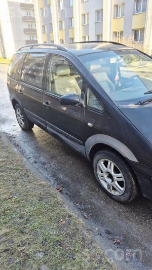 Black Volkswagen Sharan 2001 in Daugavpils, with an engine capacity of 1.90 L and mileage of 229 thousand km for 1700 €, photo 4 on AUTOMOTO.COM.LV