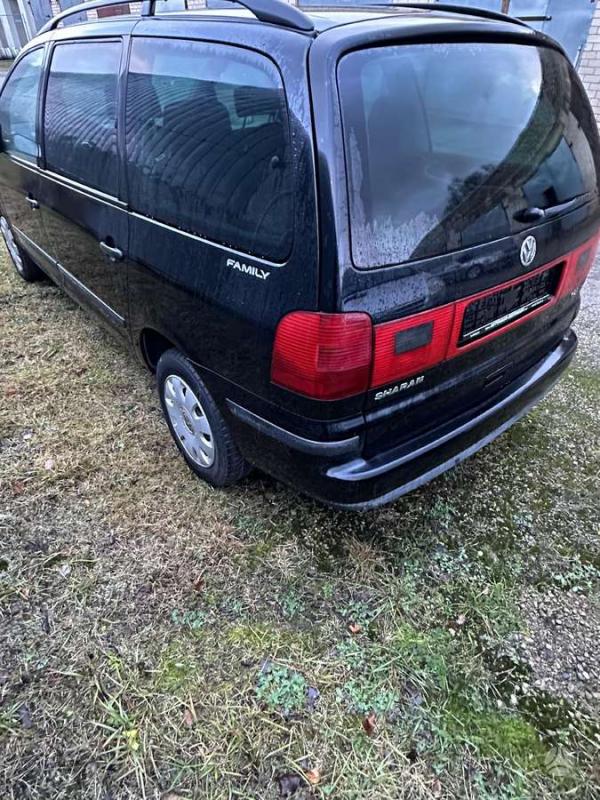 Black Volkswagen Sharan 2001 in Rokiskis, with an engine capacity of 1.90 L and mileage of 320 thousand km for 1750 €, photo 5 on AUTOMOTO.COM.LV