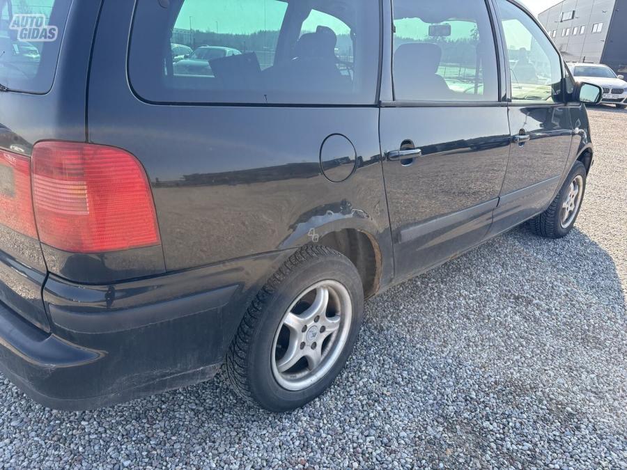 Melns Volkswagen Sharan 2001 Kauņa, ar dzinēja tilpumu 1.90 L un nobraukumu 418 tūkst. km par 600 €, foto 5 vietnē AUTOMOTO.COM.LV