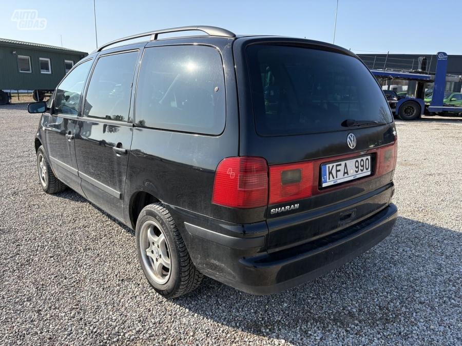Melns Volkswagen Sharan 2001 Kauņa, ar dzinēja tilpumu 1.90 L un nobraukumu 418 tūkst. km par 600 €, foto 8 vietnē AUTOMOTO.COM.LV