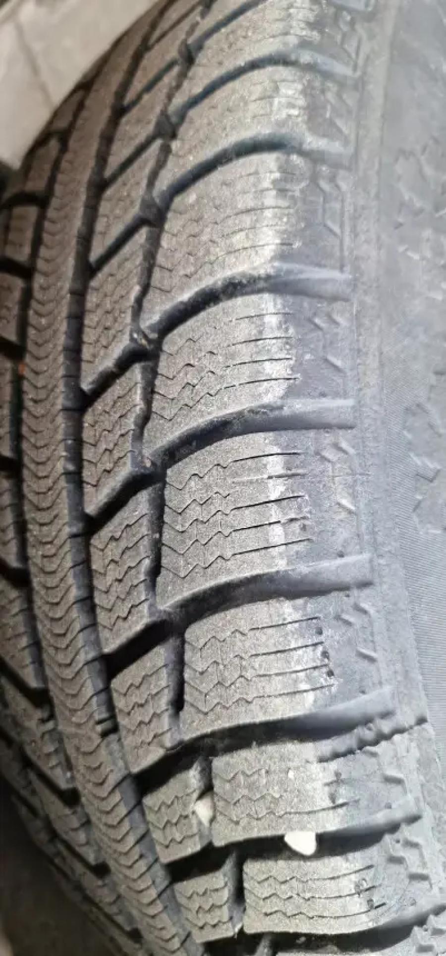 Melns Volkswagen Sharan 2001 Valmiera, ar dzinēja tilpumu 2.00 L un nobraukumu 414 tūkst. km par 1600 €, foto 15 vietnē AUTOMOTO.COM.LV