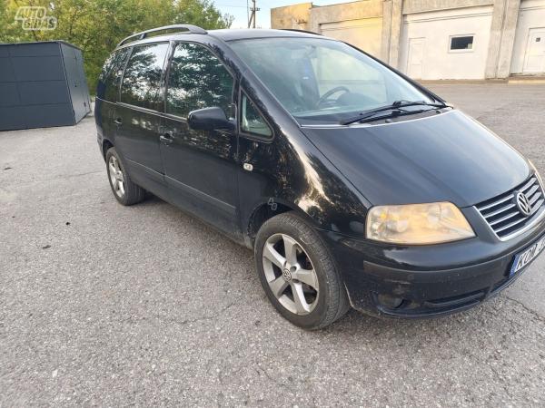 Melns Volkswagen Sharan 2001 Jonava, ar dzinēja tilpumu 1.90 L un nobraukumu 342 tūkst. km par 1200 €, foto 3 vietnē AUTOMOTO.COM.LV