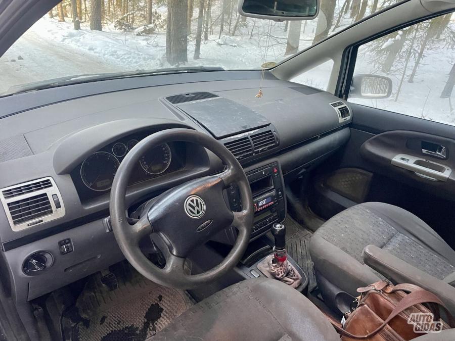 Melns Volkswagen Sharan 2002 Viļņa, ar dzinēja tilpumu 1.90 L un nobraukumu 333 tūkst. km par 1650 €, foto 12 vietnē AUTOMOTO.COM.LV