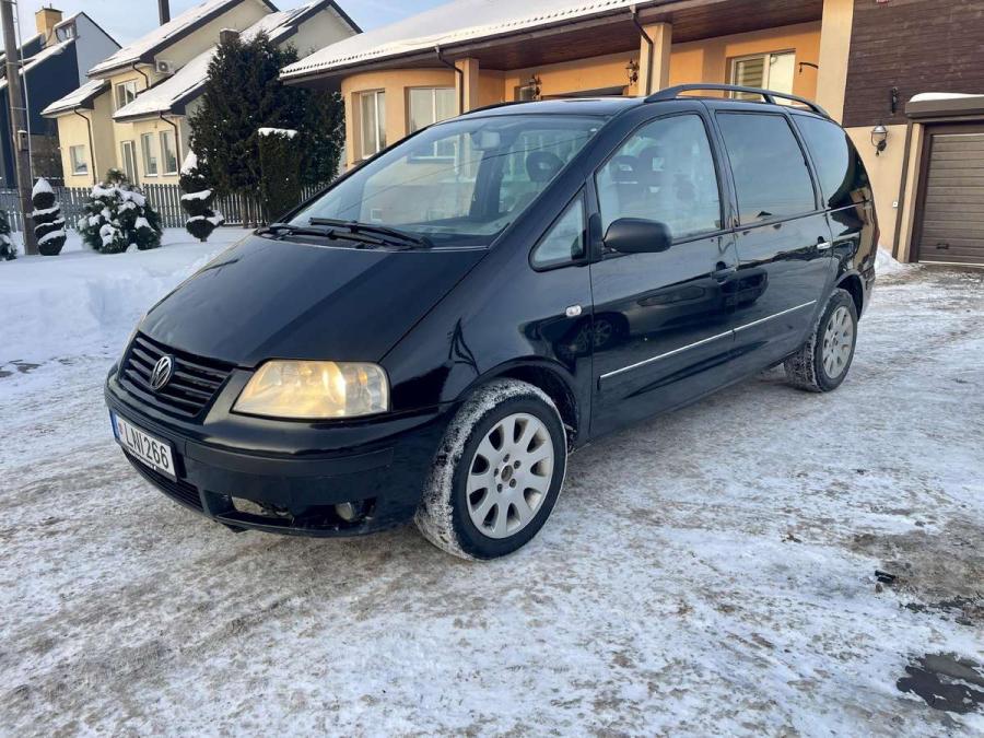 Melns Volkswagen Sharan 2002 Viļņa, ar dzinēja tilpumu 1.90 L un nobraukumu 333 tūkst. km par 1700 €, foto 1 vietnē AUTOMOTO.COM.LV