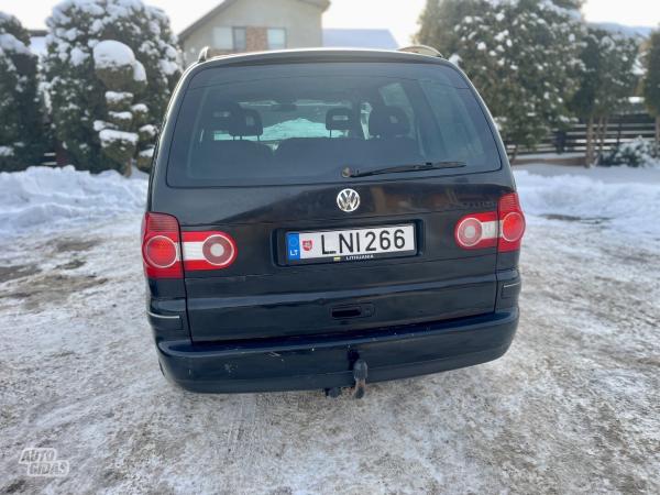 Black Volkswagen Sharan 2002 in Vilnius, with an engine capacity of 1.90 L and mileage of 333 thousand km for 1650 €, photo 8 on AUTOMOTO.COM.LV