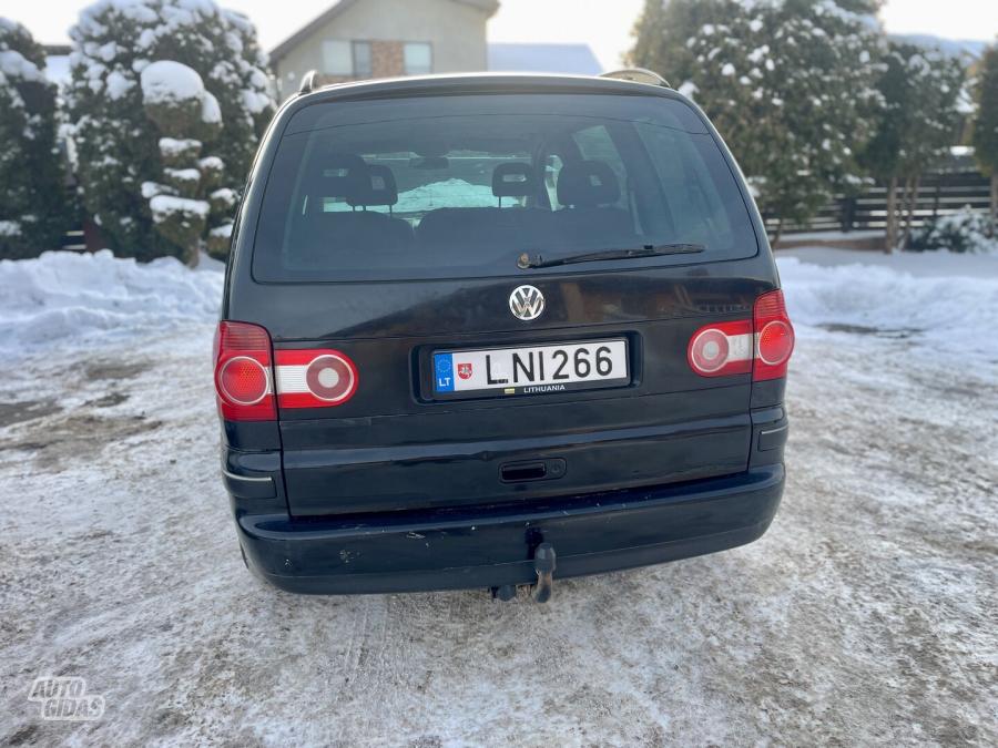 Black Volkswagen Sharan 2002 in Vilnius, with an engine capacity of 1.90 L and mileage of 333 thousand km for 1650 €, photo 8 on AUTOMOTO.COM.LV
