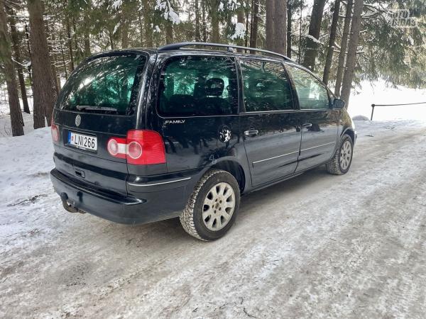 Black Volkswagen Sharan 2002 in Vilnius, with an engine capacity of 1.90 L and mileage of 333 thousand km for 1650 €, photo 3 on AUTOMOTO.COM.LV