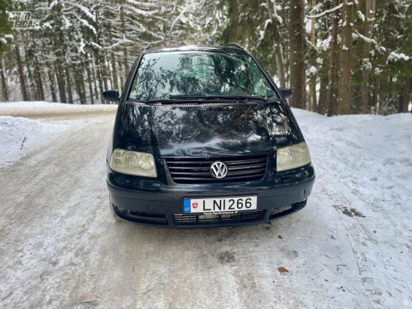 Black Volkswagen Sharan 2002 in Vilnius, with an engine capacity of 1.90 L and mileage of 333 thousand km for 1650 €, photo 8 on AUTOMOTO.COM.LV