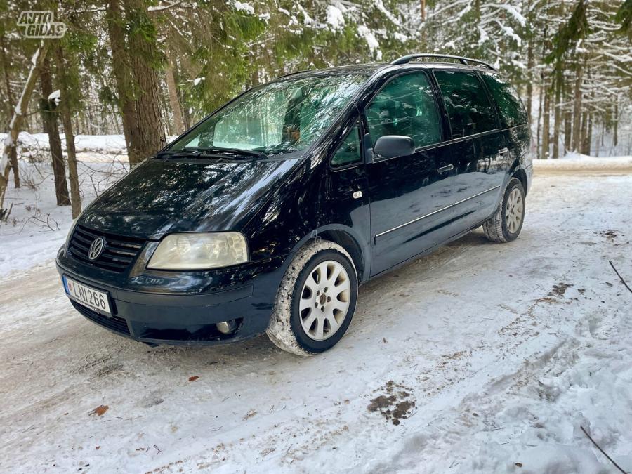 Melns Volkswagen Sharan 2002 Viļņa, ar dzinēja tilpumu 1.90 L un nobraukumu 333 tūkst. km par 1500 €, foto 1 vietnē AUTOMOTO.COM.LV