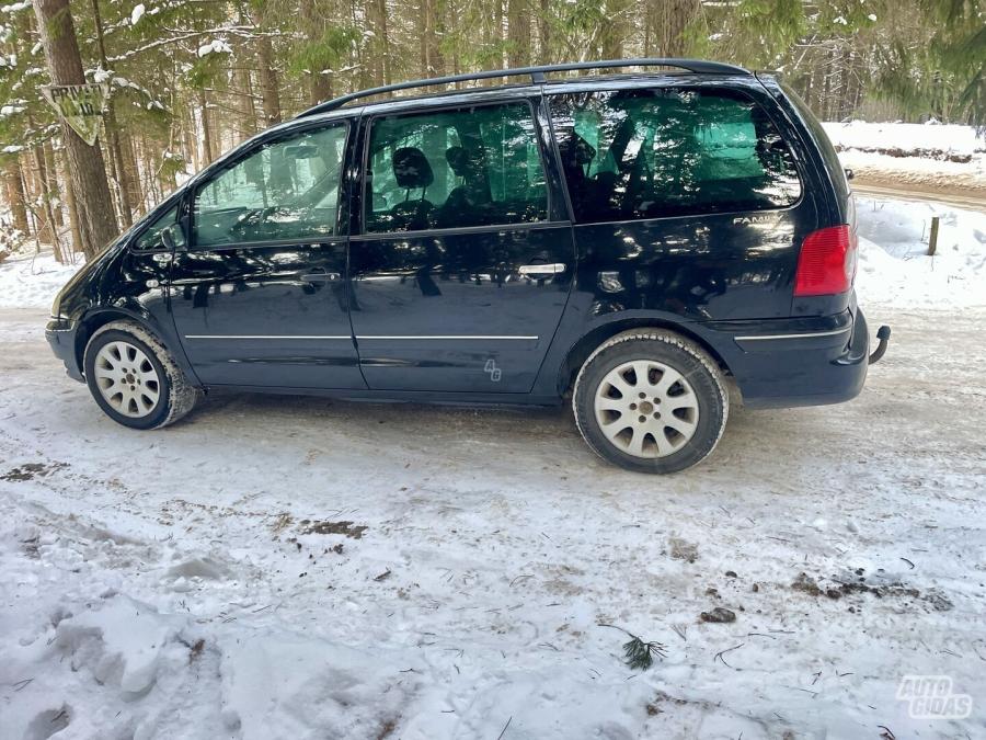 Melns Volkswagen Sharan 2002 Viļņa, ar dzinēja tilpumu 1.90 L un nobraukumu 333 tūkst. km par 1500 €, foto 5 vietnē AUTOMOTO.COM.LV