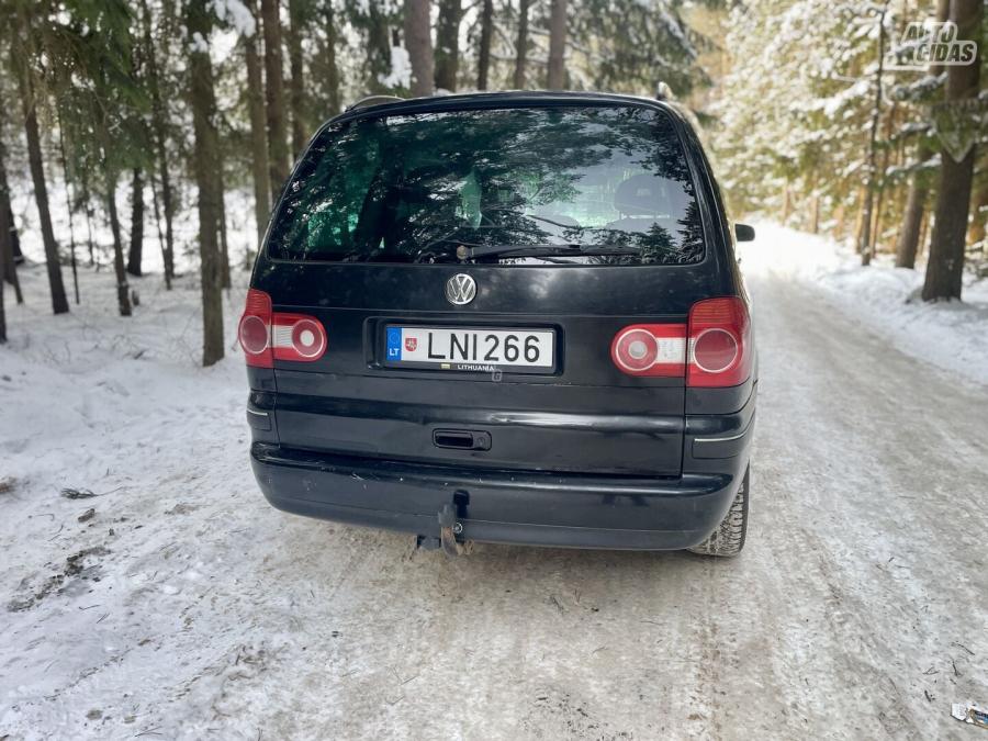 Melns Volkswagen Sharan 2002 Viļņa, ar dzinēja tilpumu 1.90 L un nobraukumu 333 tūkst. km par 1500 €, foto 9 vietnē AUTOMOTO.COM.LV