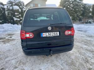 Black Volkswagen Sharan 2002 in Vilnius, with an engine capacity of 1.90 L and mileage of 333 thousand km for 1650 €, photo 8 on AUTOMOTO.COM.LV