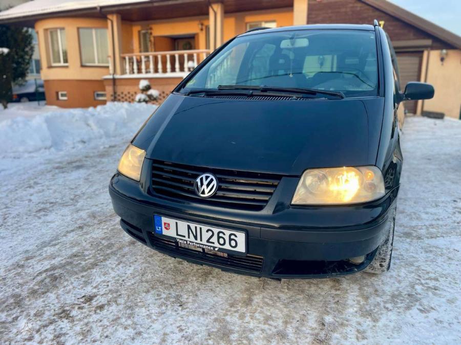 Black Volkswagen Sharan 2002 in Vilnius, with an engine capacity of 1.90 L and mileage of 333 thousand km for 1650 €, photo 7 on AUTOMOTO.COM.LV