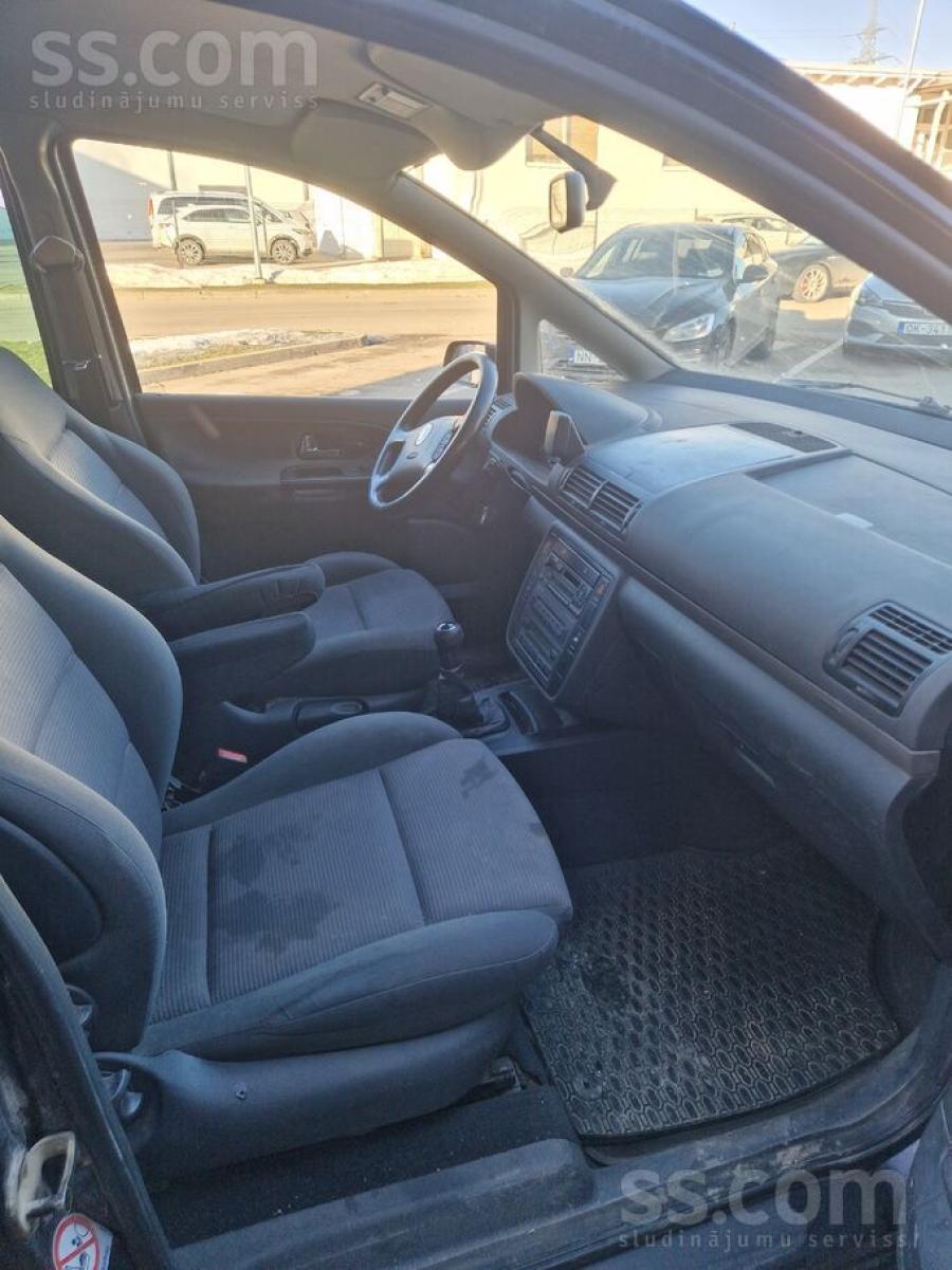 Melns Volkswagen Sharan 2002 Jelgava, ar dzinēja tilpumu 1.90 L un nobraukumu 284 tūkst. km par 750 €, foto 6 vietnē AUTOMOTO.COM.LV