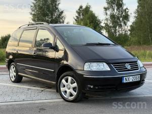 Black Volkswagen Sharan 2003 in Jelgava, with an engine capacity of 1.90 L and mileage of 294 thousand km for 2900 €, photo 2 on AUTOMOTO.COM.LV