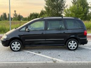 Black Volkswagen Sharan 2003 in Jelgava, with an engine capacity of 1.90 L and mileage of 294 thousand km for 2900 €, photo 3 on AUTOMOTO.COM.LV