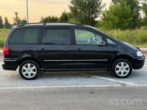 Black Volkswagen Sharan 2003 in Jelgava, with an engine capacity of 1.90 L and mileage of 294 thousand km for 2900 €, photo 4 on AUTOMOTO.COM.LV