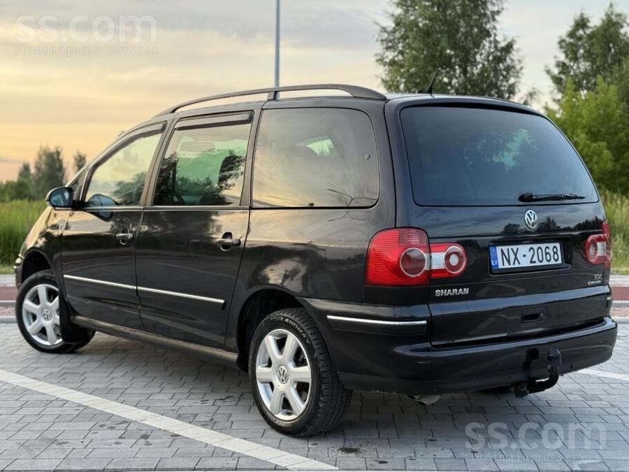Black Volkswagen Sharan 2003 in Jelgava, with an engine capacity of 1.90 L and mileage of 294 thousand km for 2900 €, photo 6 on AUTOMOTO.COM.LV