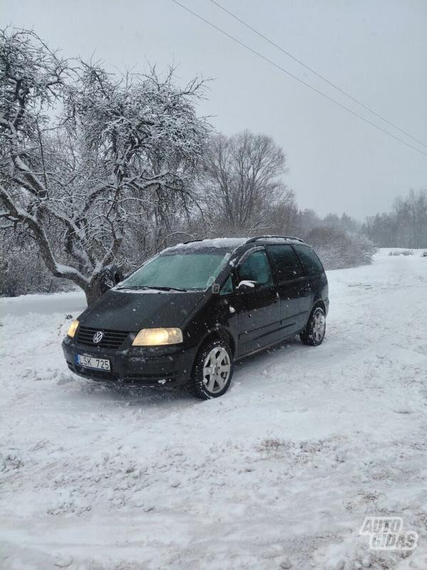 Melns Volkswagen Sharan 2003 Utena, ar dzinēja tilpumu 1.90 L un nobraukumu 305 tūkst. km par 500 €, foto 1 vietnē AUTOMOTO.COM.LV