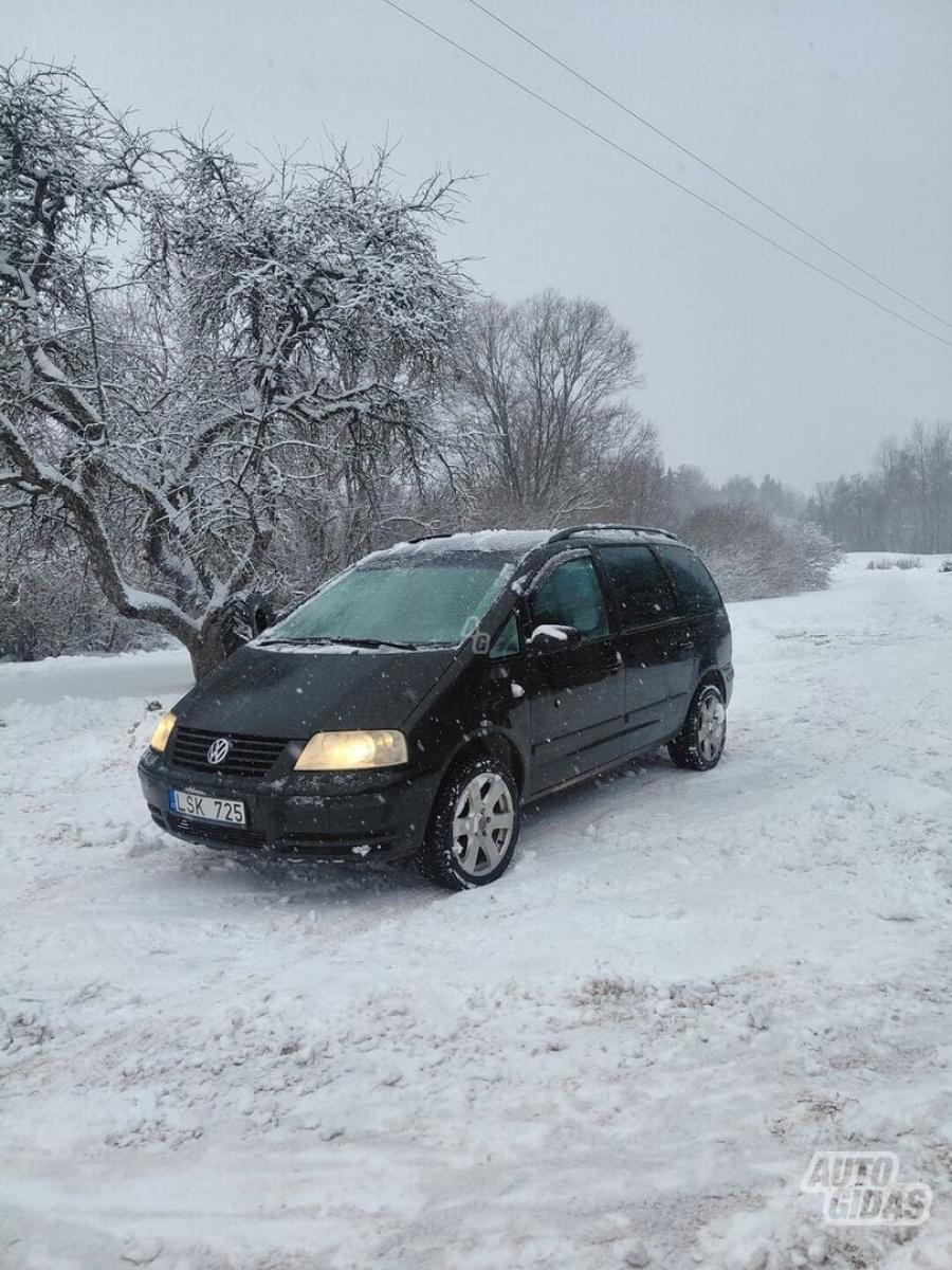 Melns Volkswagen Sharan 2003 Utena, ar dzinēja tilpumu 1.90 L un nobraukumu 305 tūkst. km par 500 €, foto 1 vietnē AUTOMOTO.COM.LV