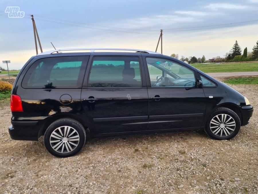 Black Volkswagen Sharan 2003 in Klaipeda, with an engine capacity of 1.90 L and mileage of 315 thousand km for 2699 €, photo 4 on AUTOMOTO.COM.LV