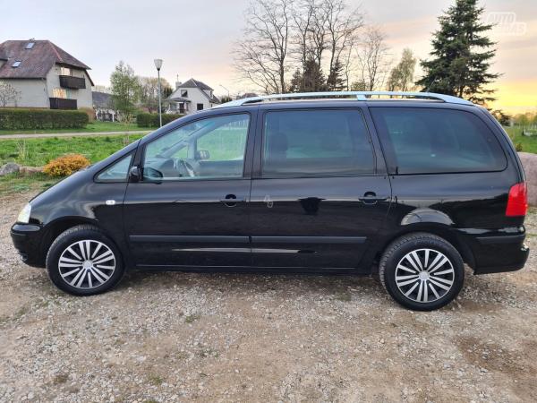 Black Volkswagen Sharan 2003 in Klaipeda, with an engine capacity of 1.90 L and mileage of 315 thousand km for 2699 €, photo 4 on AUTOMOTO.COM.LV