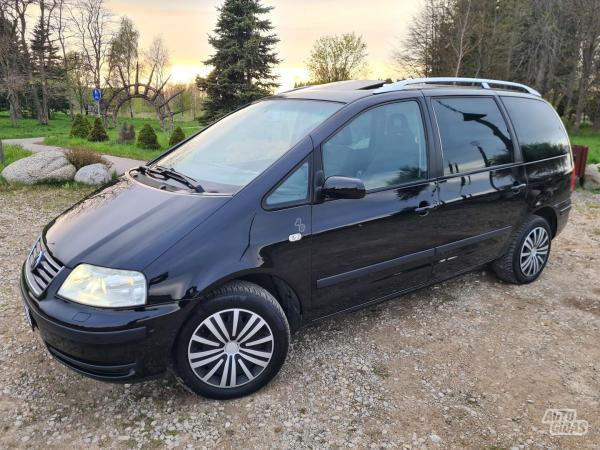 Black Volkswagen Sharan 2003 in Klaipeda, with an engine capacity of 1.90 L and mileage of 315 thousand km for 2699 €, photo 5 on AUTOMOTO.COM.LV