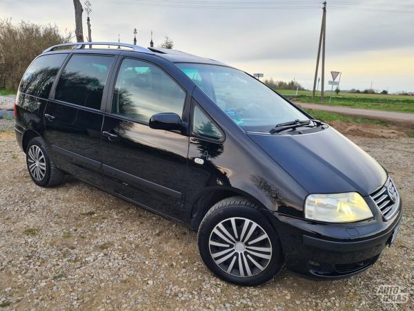 Black Volkswagen Sharan 2003 in Klaipeda, with an engine capacity of 1.90 L and mileage of 315 thousand km for 2699 €, photo 6 on AUTOMOTO.COM.LV