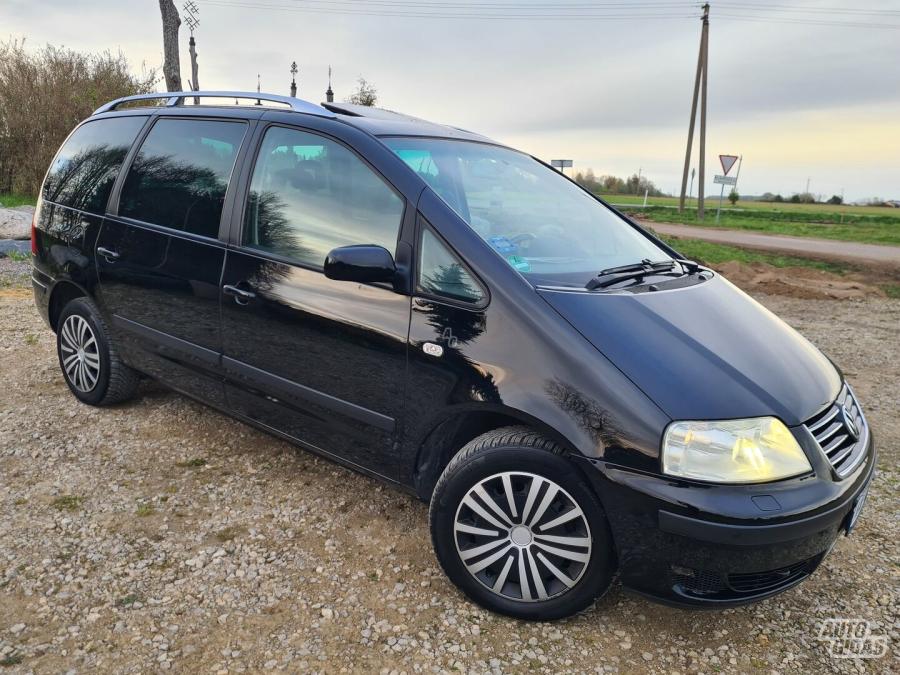 Black Volkswagen Sharan 2003 in Klaipeda, with an engine capacity of 1.90 L and mileage of 315 thousand km for 2699 €, photo 7 on AUTOMOTO.COM.LV