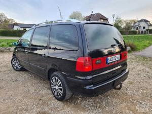 Black Volkswagen Sharan 2003 in Klaipeda, with an engine capacity of 1.90 L and mileage of 315 thousand km for 2699 €, photo 9 on AUTOMOTO.COM.LV