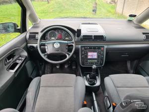 Black Volkswagen Sharan 2003 in Klaipeda, with an engine capacity of 1.90 L and mileage of 315 thousand km for 2699 €, photo 12 on AUTOMOTO.COM.LV