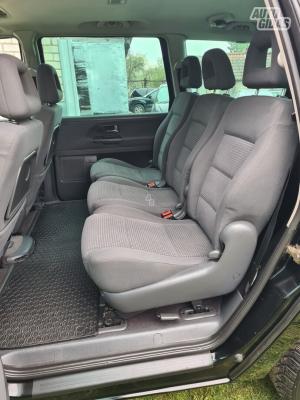 Black Volkswagen Sharan 2003 in Klaipeda, with an engine capacity of 1.90 L and mileage of 315 thousand km for 2699 €, photo 13 on AUTOMOTO.COM.LV