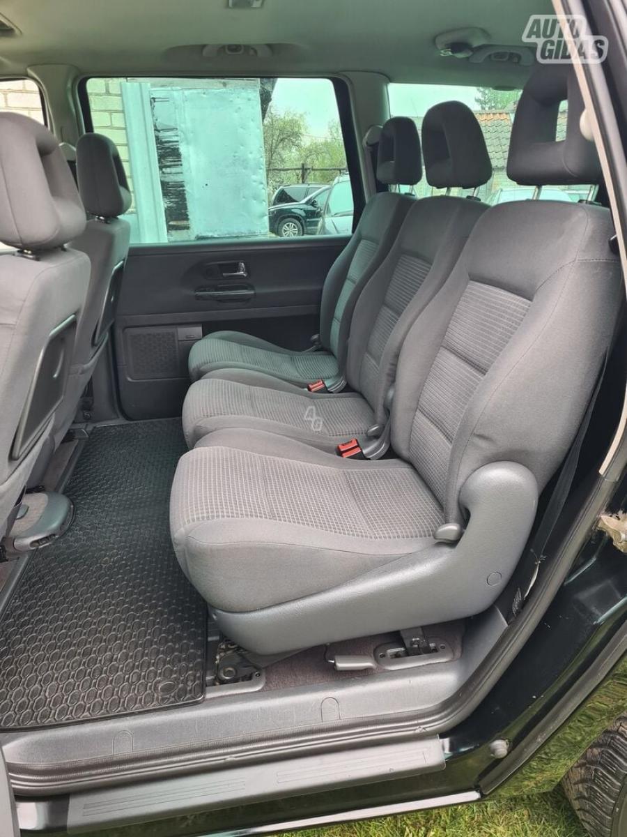 Black Volkswagen Sharan 2003 in Klaipeda, with an engine capacity of 1.90 L and mileage of 315 thousand km for 2699 €, photo 13 on AUTOMOTO.COM.LV