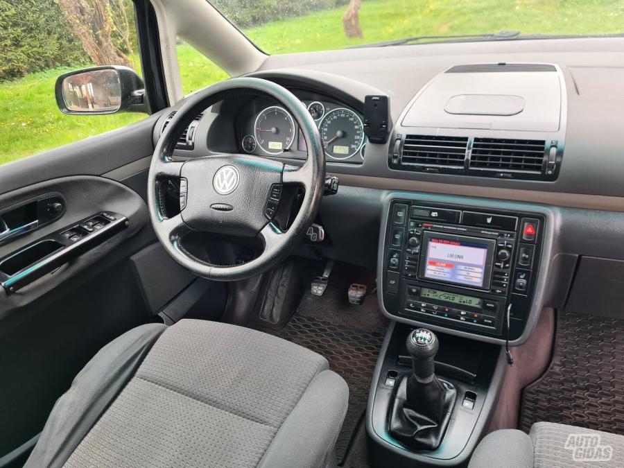 Black Volkswagen Sharan 2003 in Klaipeda, with an engine capacity of 1.90 L and mileage of 315 thousand km for 2699 €, photo 17 on AUTOMOTO.COM.LV