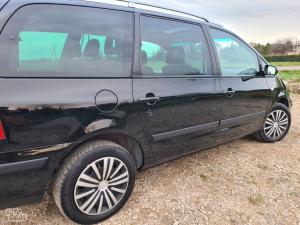 Black Volkswagen Sharan 2003 in Klaipeda, with an engine capacity of 1.90 L and mileage of 315 thousand km for 2699 €, photo 29 on AUTOMOTO.COM.LV