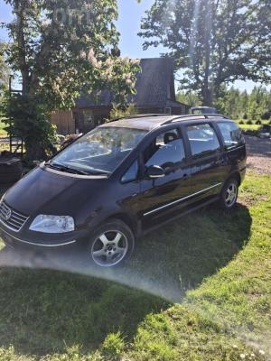 Melns Volkswagen Sharan 2003 Rīga, ar dzinēja tilpumu 1.90 L un nobraukumu 290 tūkst. km par 700 €, foto  vietnē AUTOMOTO.COM.LV