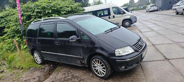 Melns Volkswagen Sharan 2003 Kauņa, ar dzinēja tilpumu 1.80 L un nobraukumu 340 tūkst. km par 860 €, foto 1 vietnē AUTOMOTO.COM.LV