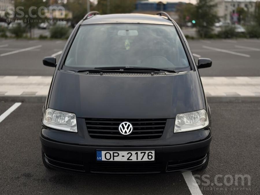 Black Volkswagen Sharan 2003 in Jelgava, with an engine capacity of 1.90 L and mileage of 352 thousand km for 3250 €, photo 3 on AUTOMOTO.COM.LV