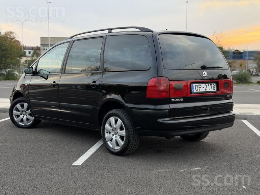 Black Volkswagen Sharan 2003 in Jelgava, with an engine capacity of 1.90 L and mileage of 352 thousand km for 3250 €, photo 12 on AUTOMOTO.COM.LV
