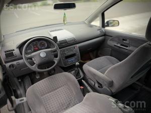 Black Volkswagen Sharan 2003 in Jelgava, with an engine capacity of 1.90 L and mileage of 352 thousand km for 3250 €, photo 18 on AUTOMOTO.COM.LV