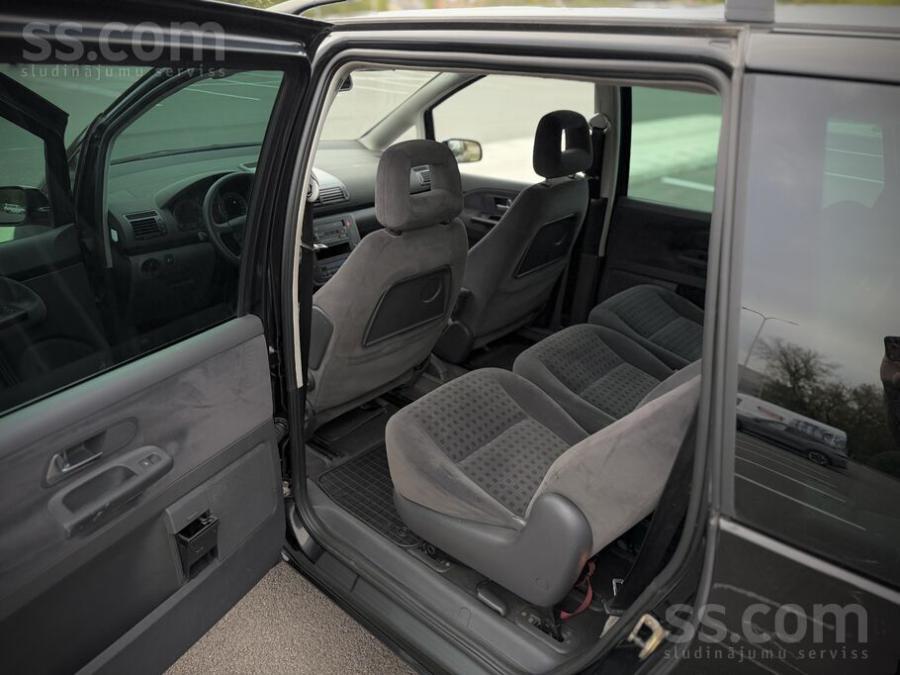 Black Volkswagen Sharan 2003 in Jelgava, with an engine capacity of 1.90 L and mileage of 352 thousand km for 3250 €, photo 19 on AUTOMOTO.COM.LV